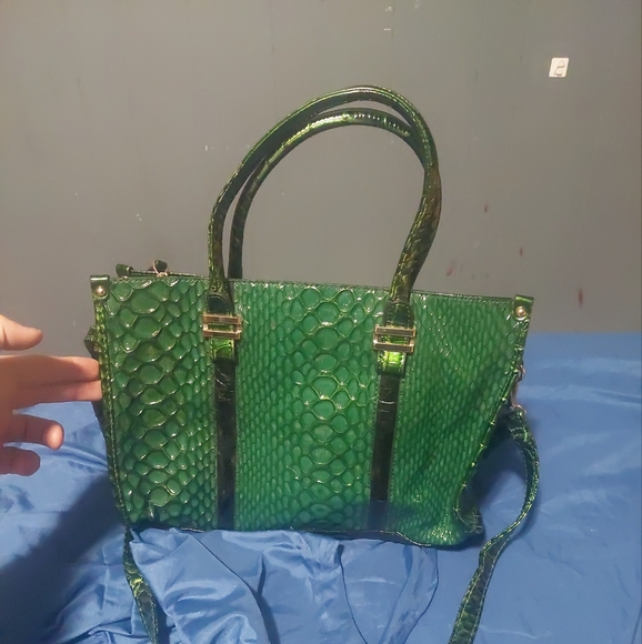 Madi Claire | Bags | Madi Claire Cheri Womens Green Genuine Leather ...